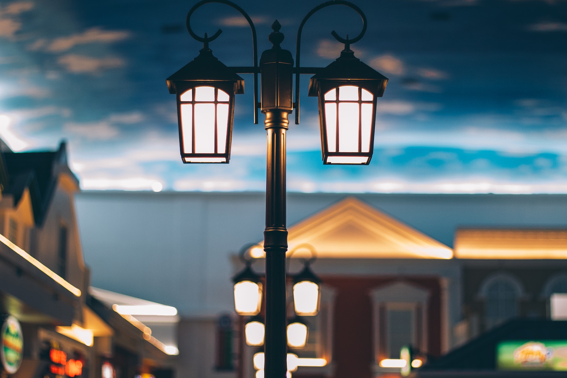 LED Street Lighting: Illuminating Cities with Sustainable Energy Solutions